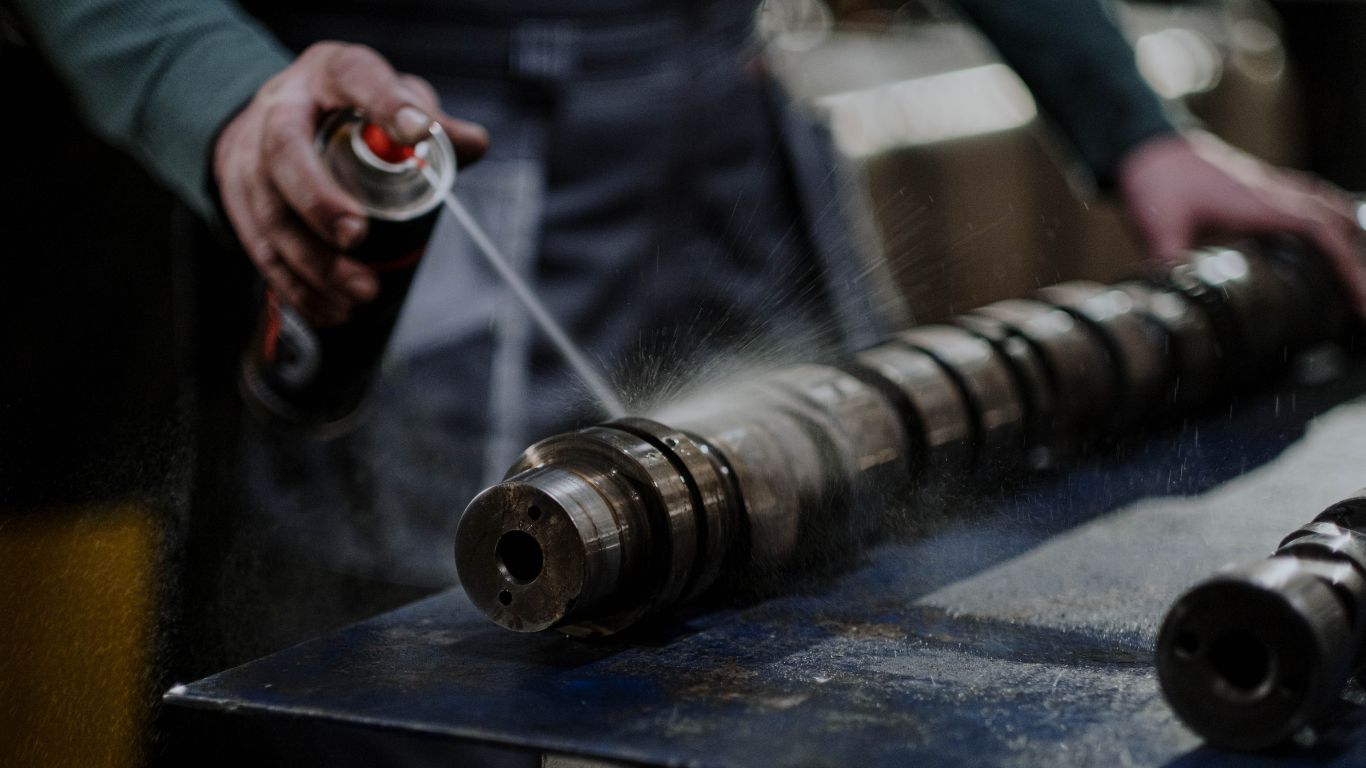 Degreaser: Solvent-based cleaner vs Water-based cleaner - NCH Australia