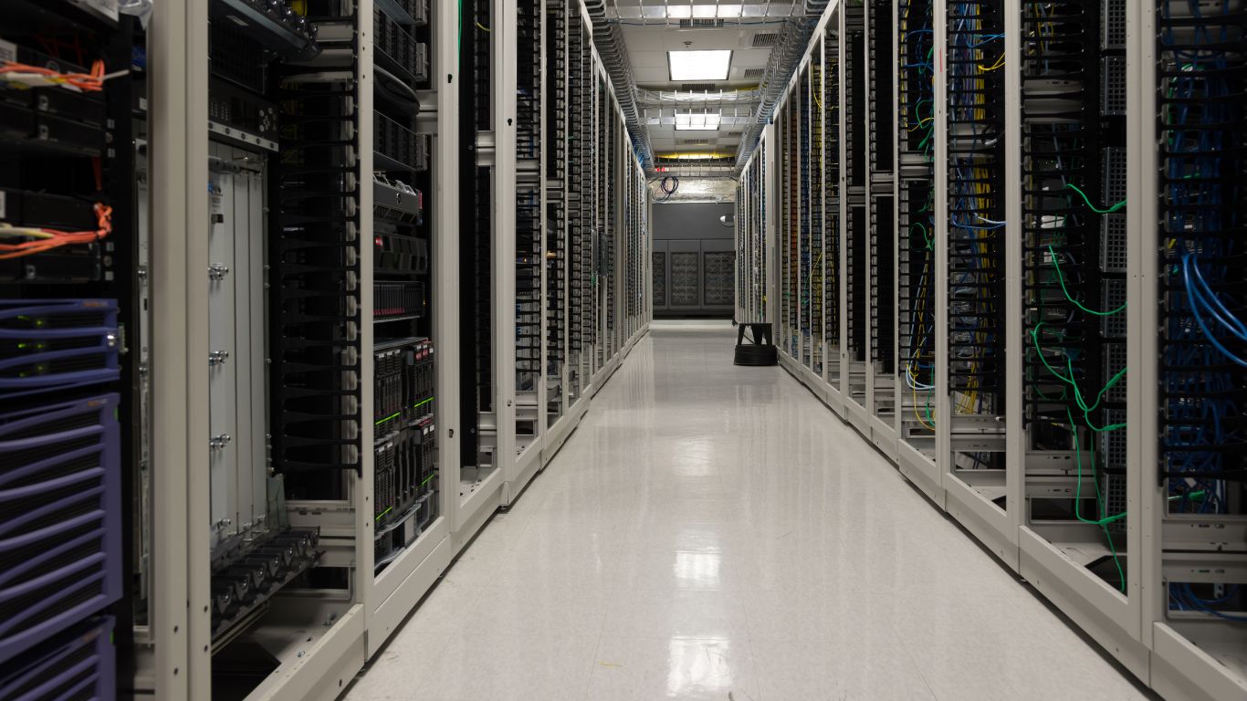 แนวทางแก้ไขปัญหาน้ำในศูนย์ข้อมูล (Data Center) อย่างมีประสิทธิภาพด้วย ...